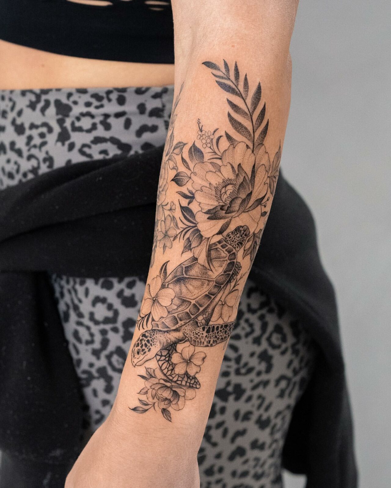 Turtle Power: 30 Sea Turtle Tattoo Ideas for Women & Men in 2024
