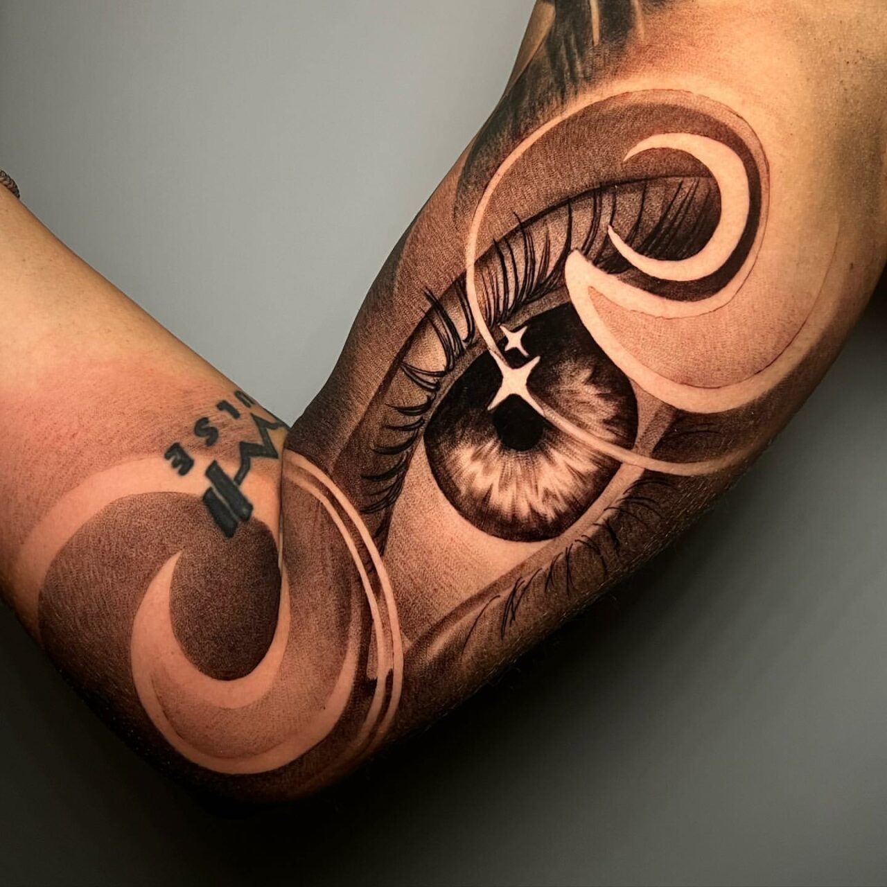 34 Impressive Realistic Tattoo Ideas for Men & Women in 2024