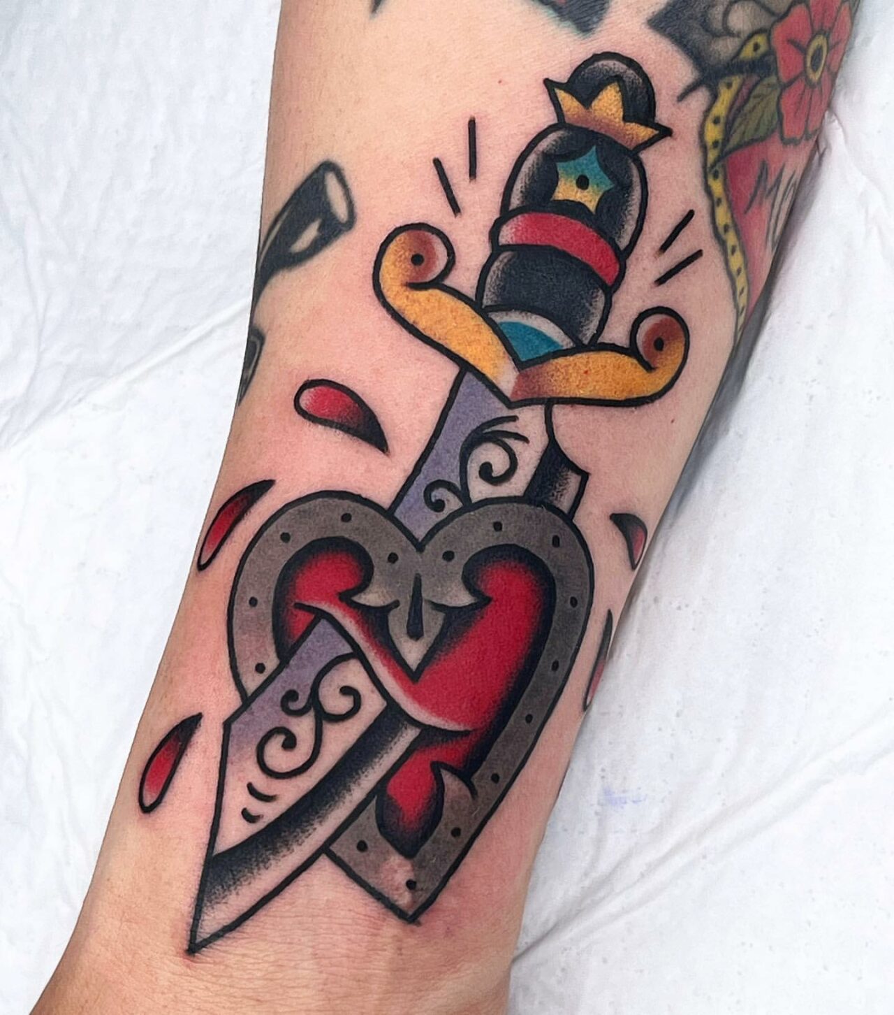 37 Striking American Traditional Tattoo Ideas to Inspire You