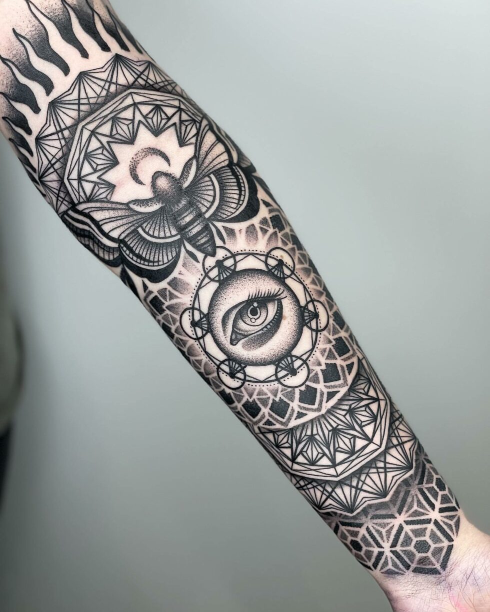 29 Outstanding Sacred Geometry Tattoo Ideas for Women & Men in 2024