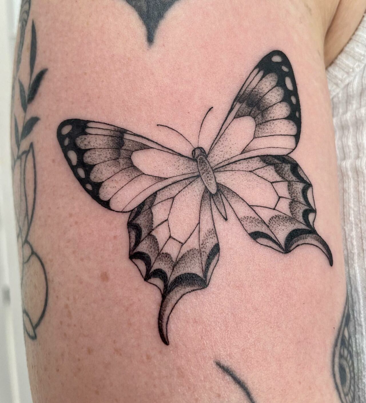 22 Amazing Dotwork Tattoo Ideas for Men & Women in 2023