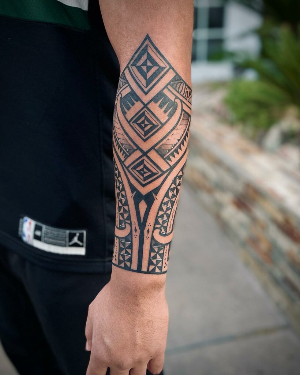 25 Incredible Polynesian Tattoo Ideas for Men & Women in 2024