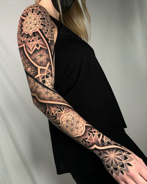22 Amazing Dotwork Tattoo Ideas for Men & Women in 2023