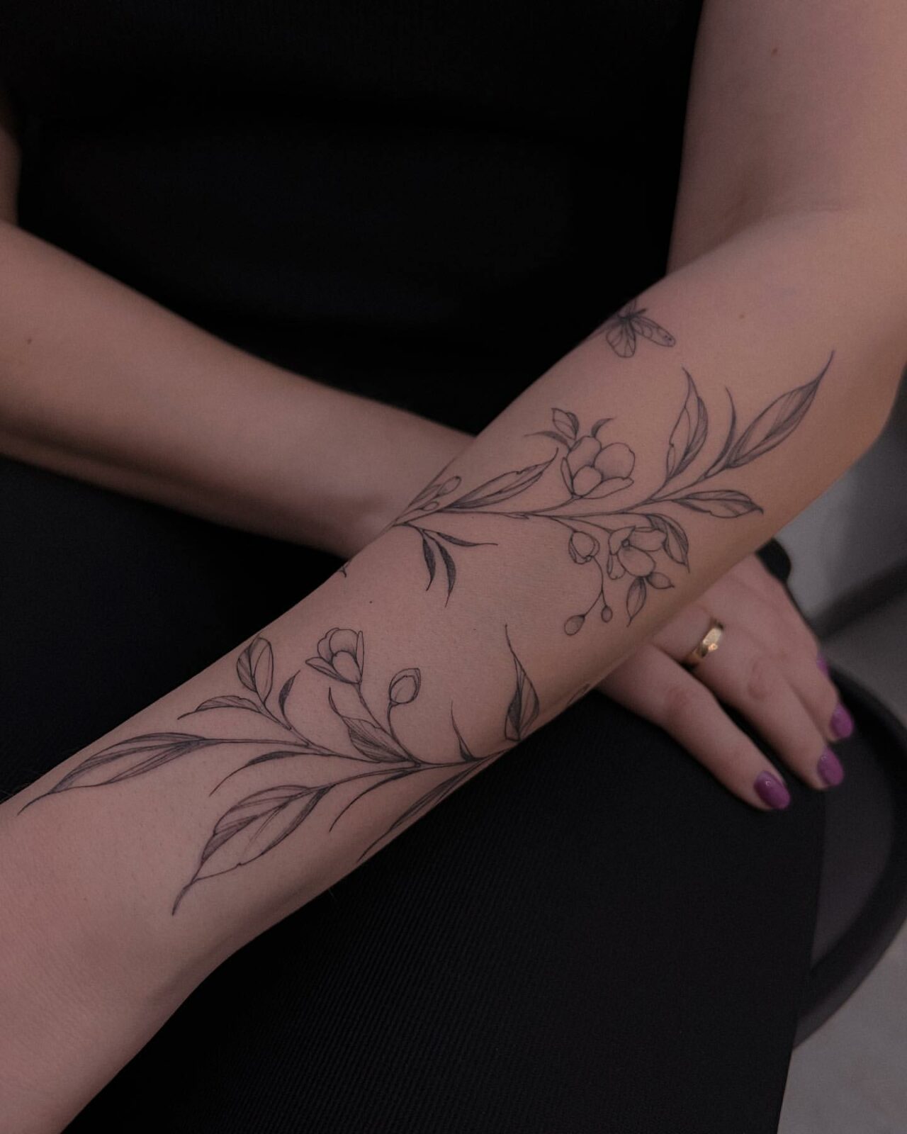 30+ Delicate Leaf Tattoo Ideas to Inspire You in 2024