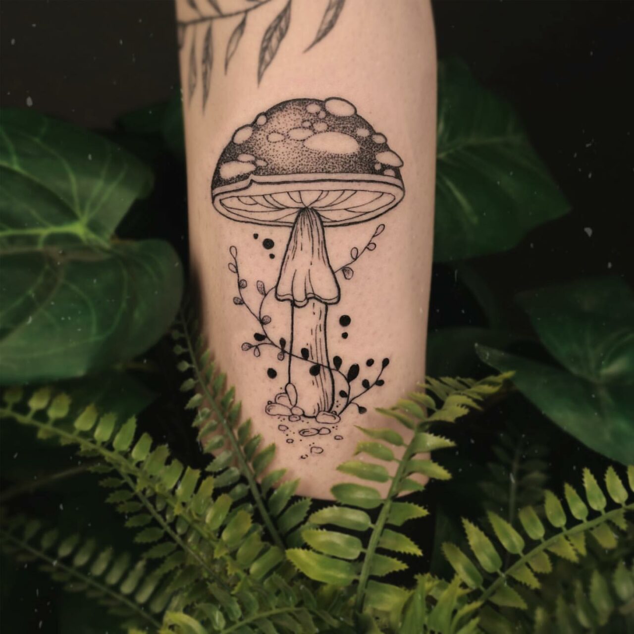 27 Awesome Mushroom Tattoo Ideas for Men & Women in 2024