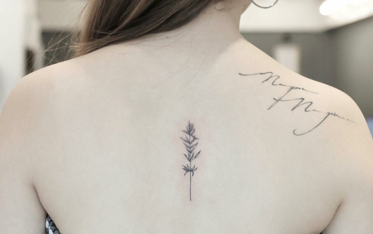 30 Cute Micro Tattoo Ideas for Men & Women to Inspire You in 2024