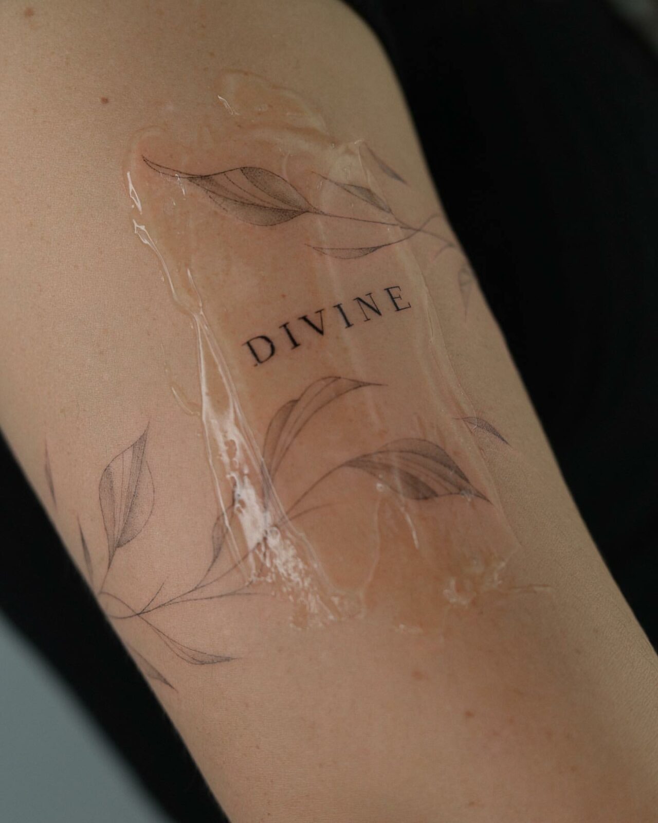 30 Cute Micro Tattoo Ideas for Men & Women to Inspire You in 2024