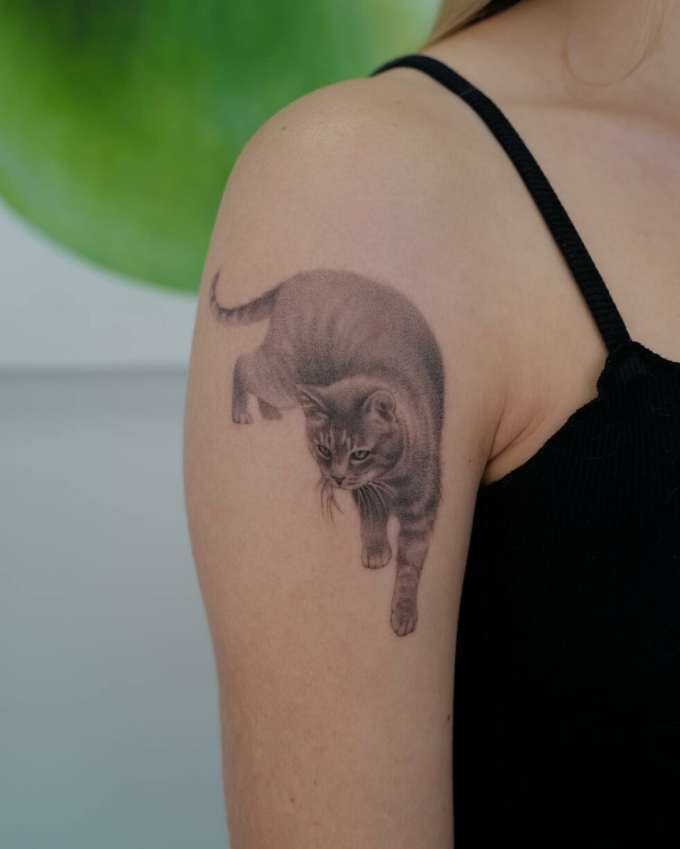 30 Cute Micro Tattoo Ideas for Men & Women to Inspire You in 2024