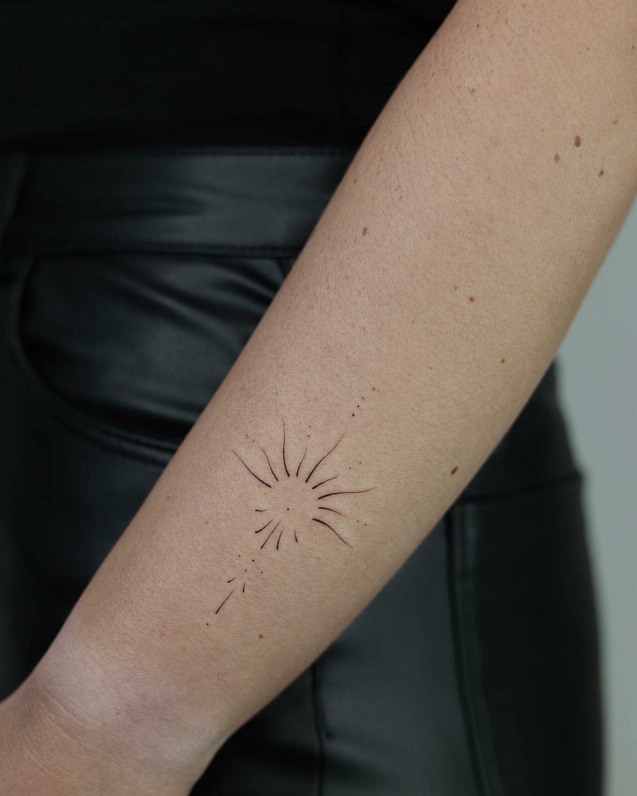 30 Cute Micro Tattoo Ideas for Men & Women to Inspire You in 2024