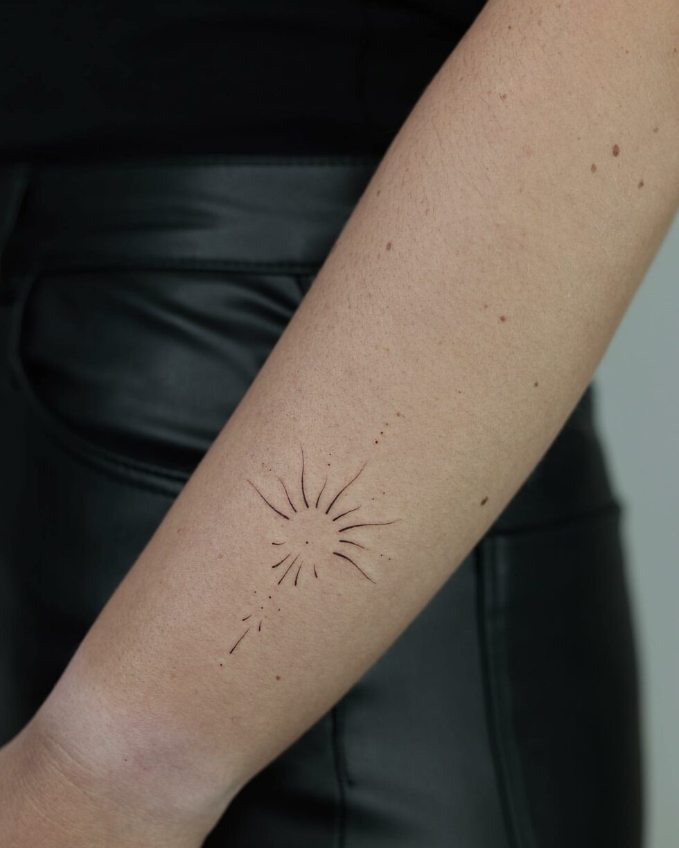 30 Cute Micro Tattoo Ideas for Men & Women to Inspire You in 2024