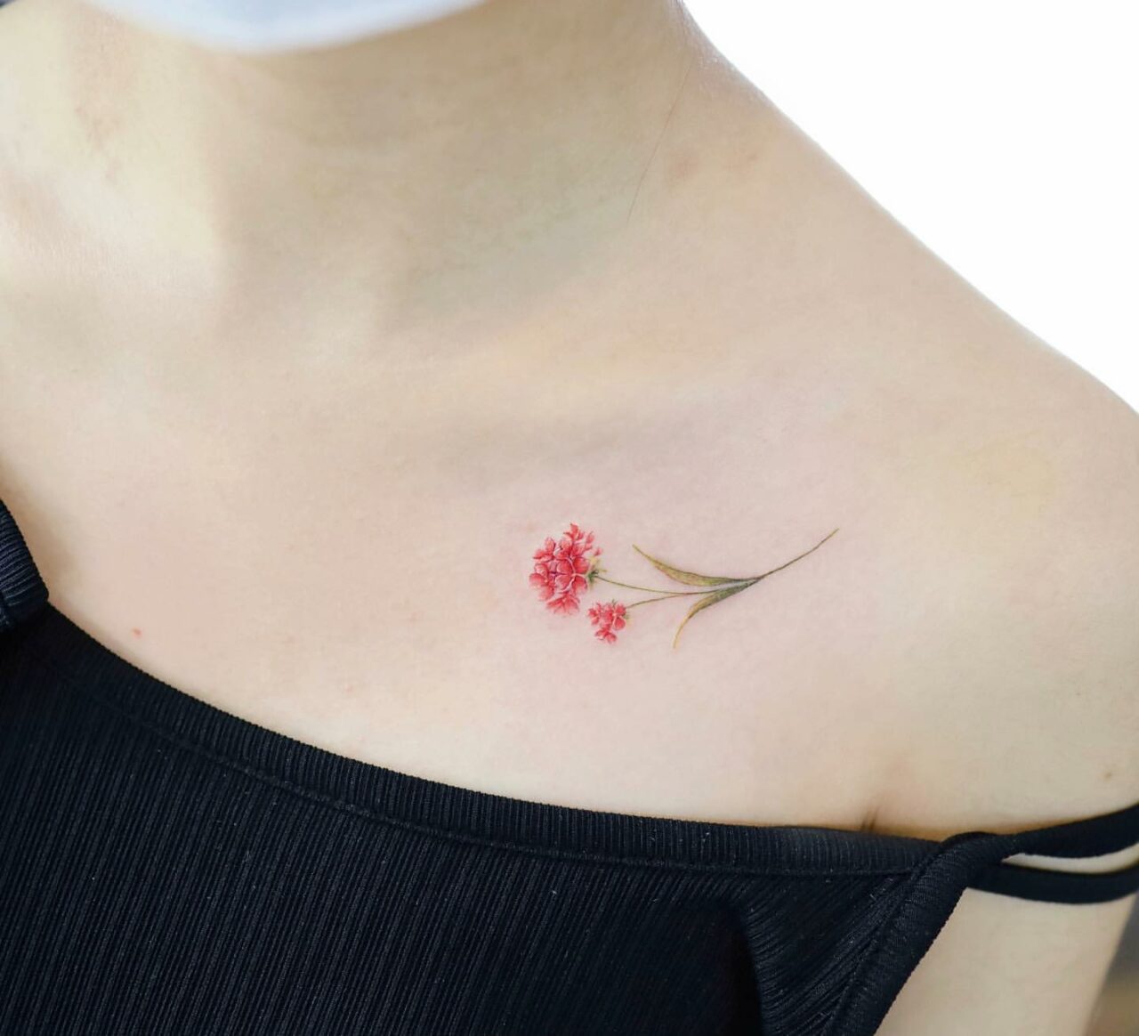 31 Beautiful and Charming Small Flower Tattoo Ideas to Inspire You in 2023