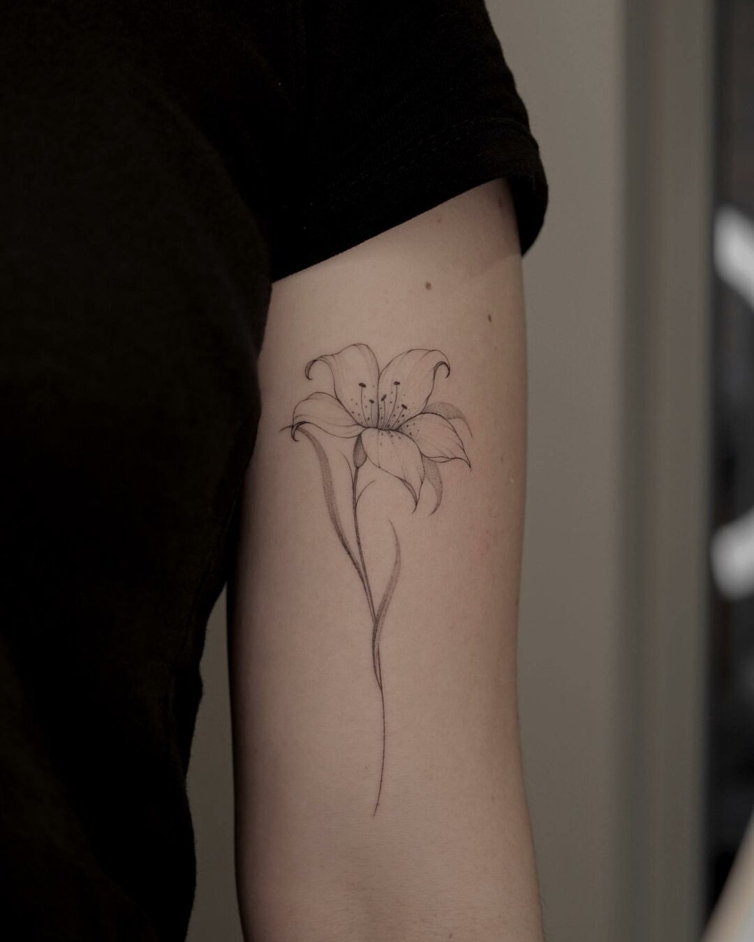 38 Beautiful Lily Tattoo Ideas to Inspire You in 2023