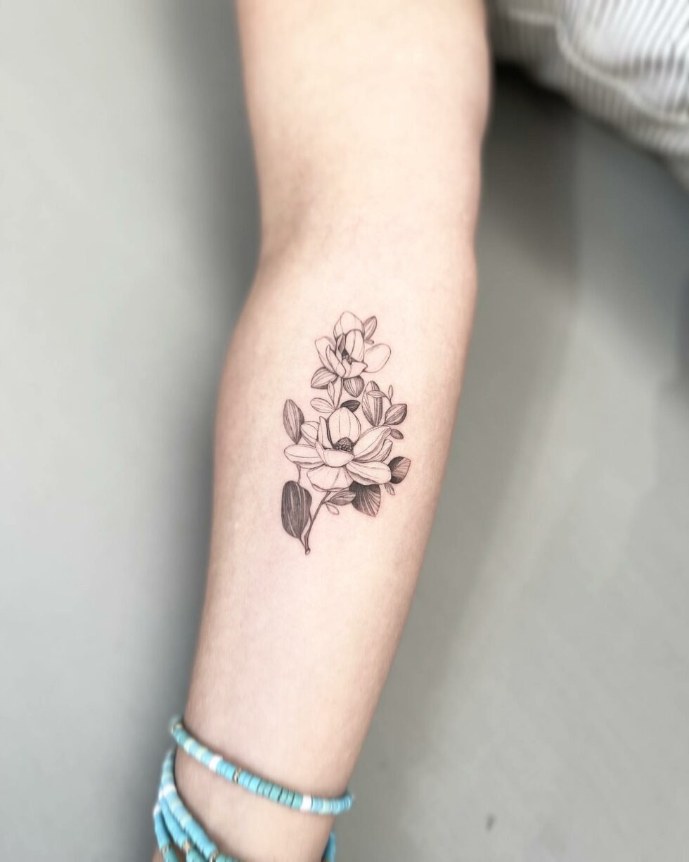 38 Lovely Magnolia Tattoo Ideas to Inspire You in 2024