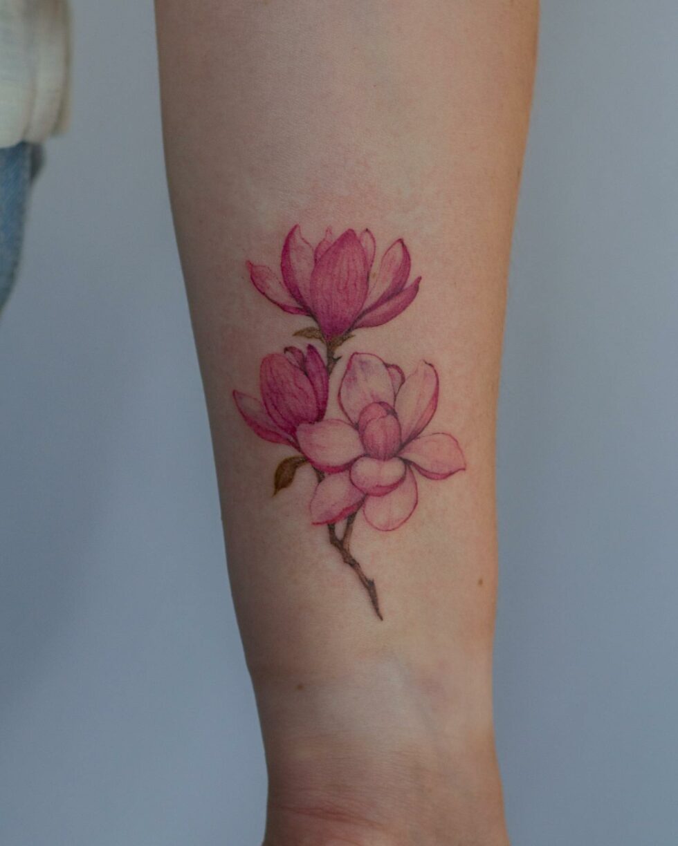 38 Lovely Magnolia Tattoo Ideas to Inspire You in 2024