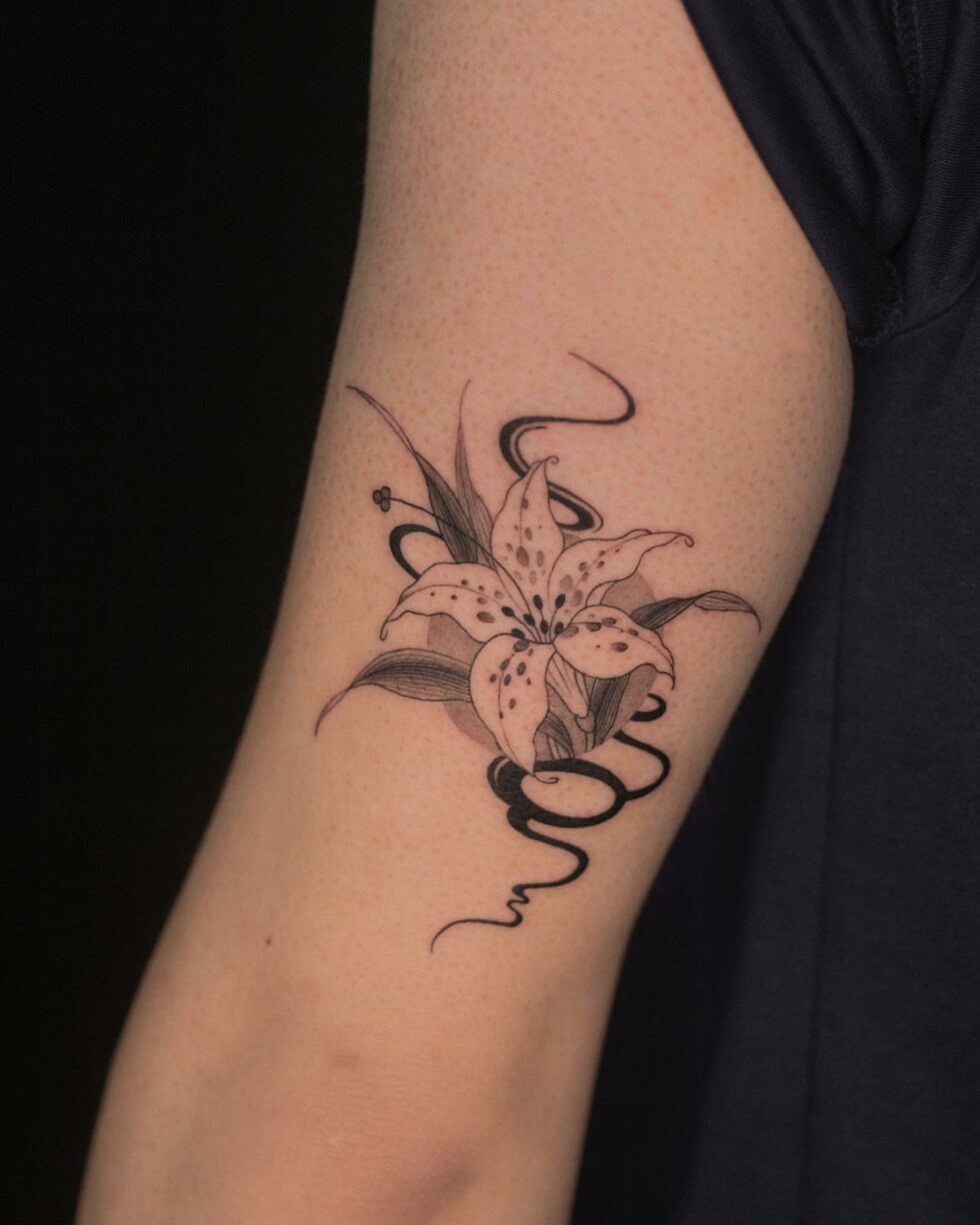 38 Beautiful Lily Tattoo Ideas to Inspire You in 2024