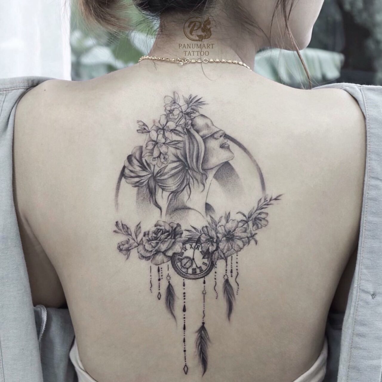 34 Feminine Back Tattoo Ideas for Women in 2024