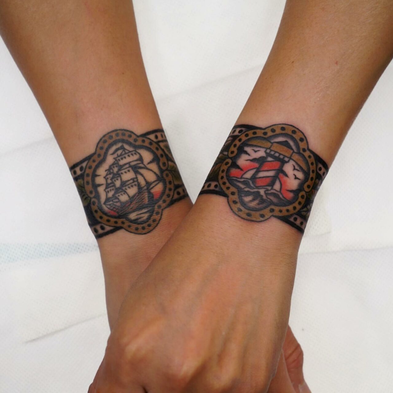 34 Alluring Wrist Tattoo Ideas for Men & Women in 2024