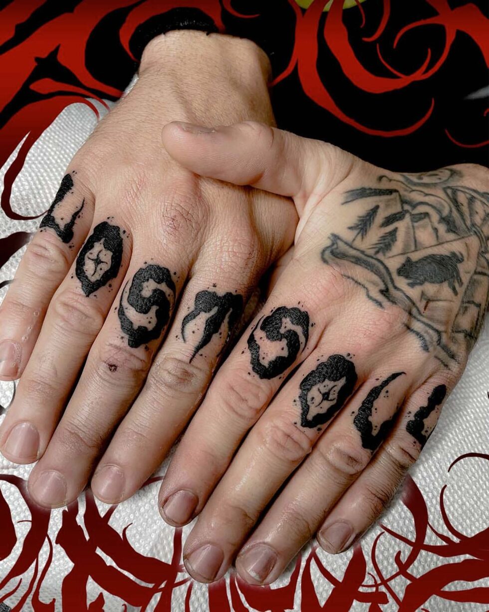 32 Amazing Knuckle Tattoo Ideas for Men & Women in 2024