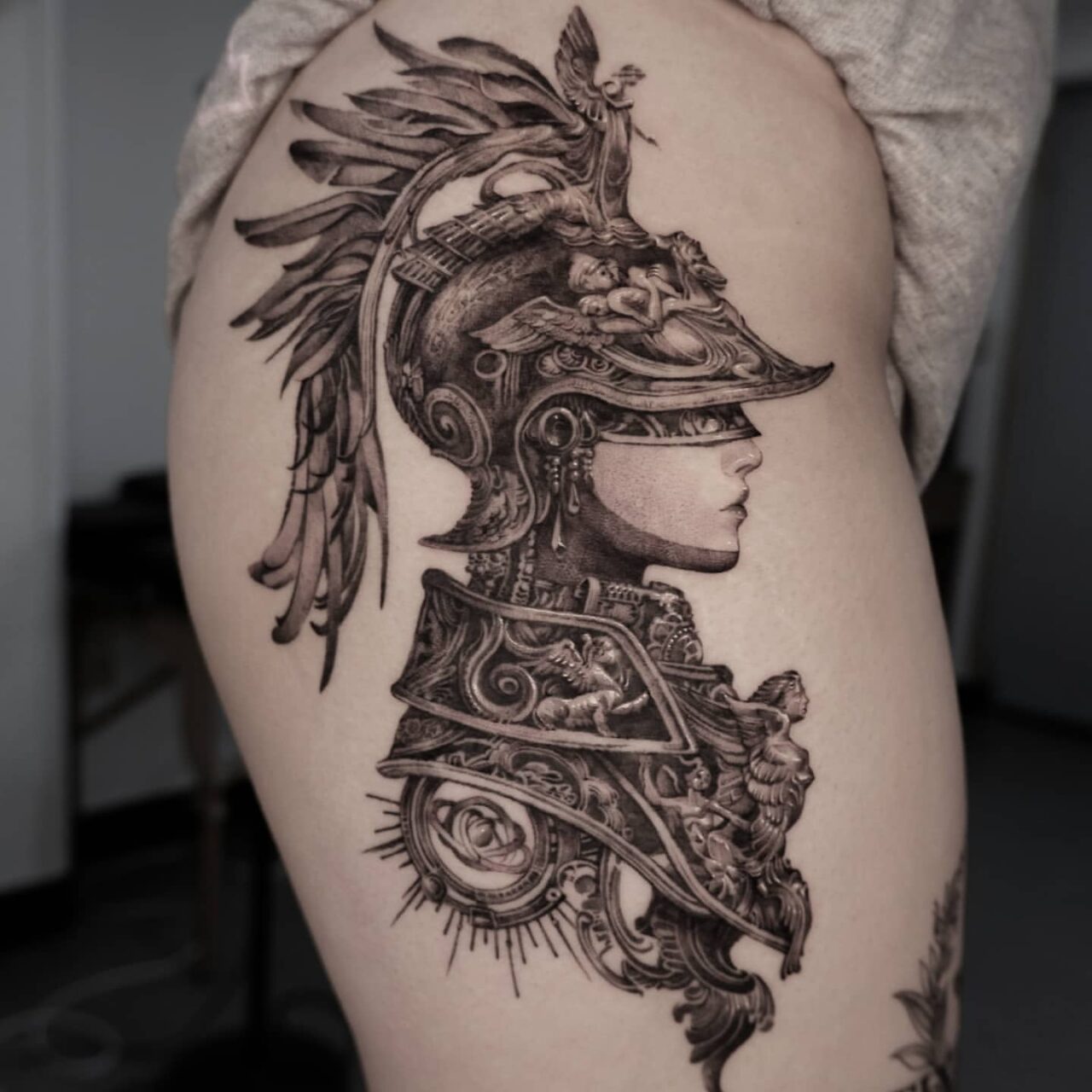 36 Unique Hip Tattoo Ideas for Men & Women in 2024