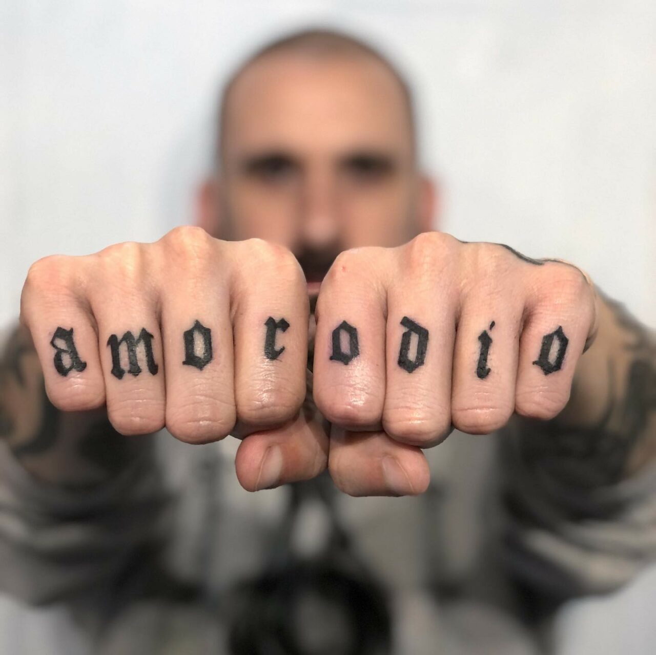 32 Amazing Knuckle Tattoo Ideas for Men & Women in 2024