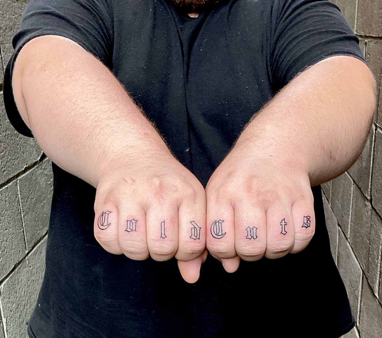 32 Amazing Knuckle Tattoo Ideas for Men & Women in 2024