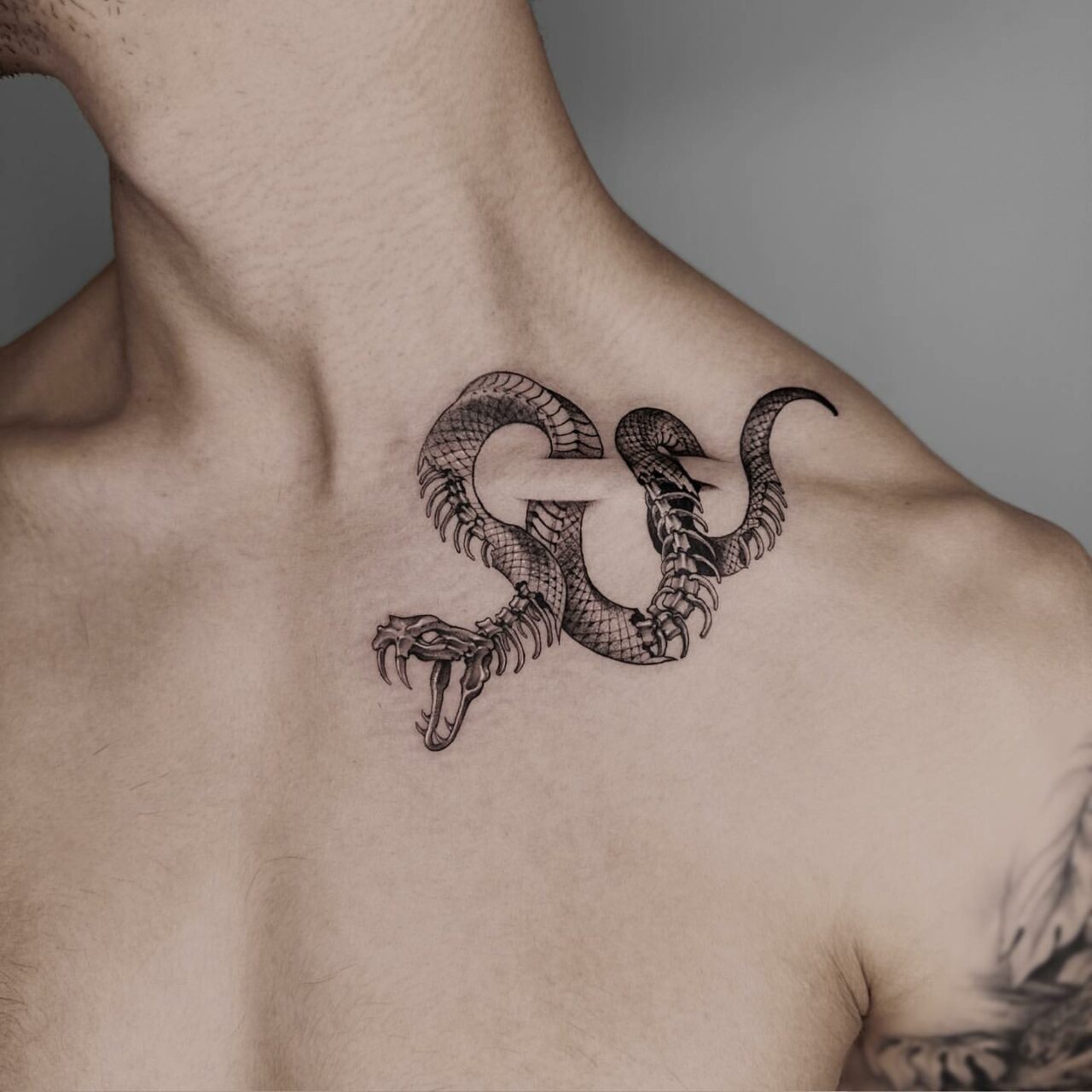33 Cool Collarbone Tattoo Ideas for Women in 2023