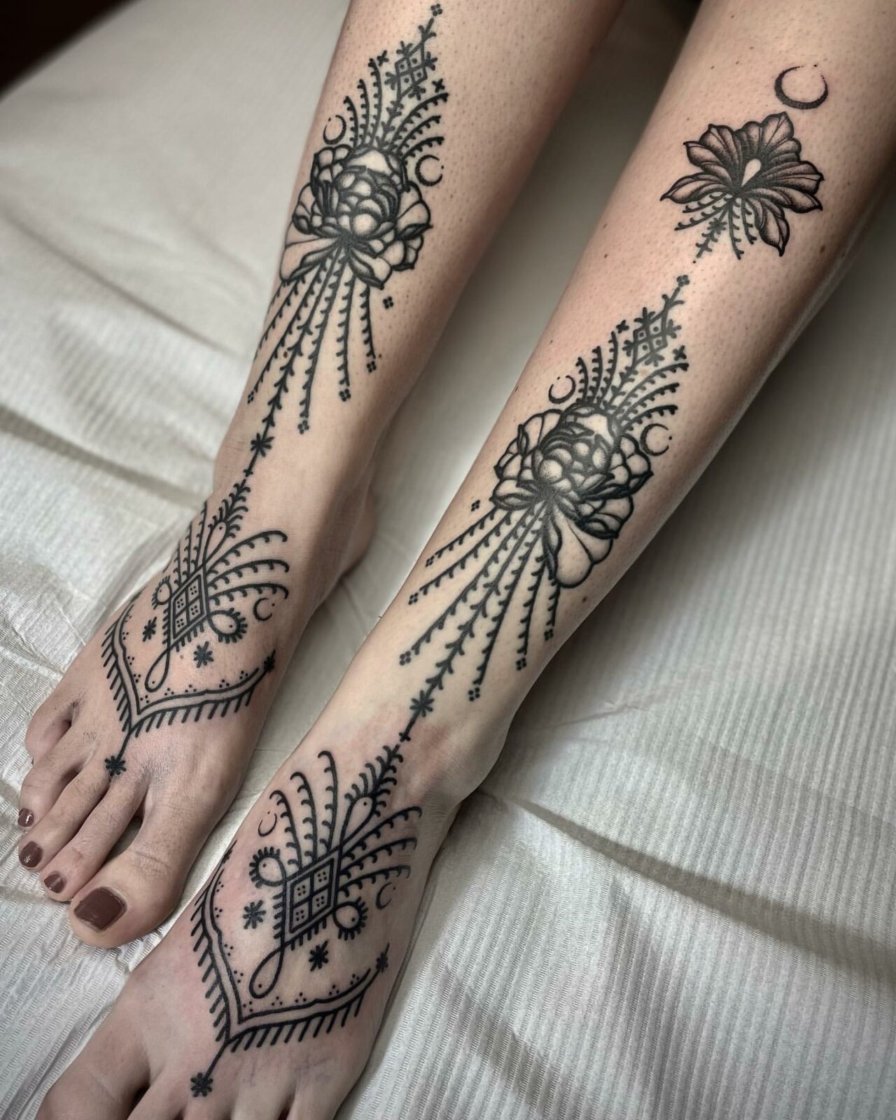34 Trendsetting Shin Tattoo Ideas for Men & Women in 2024