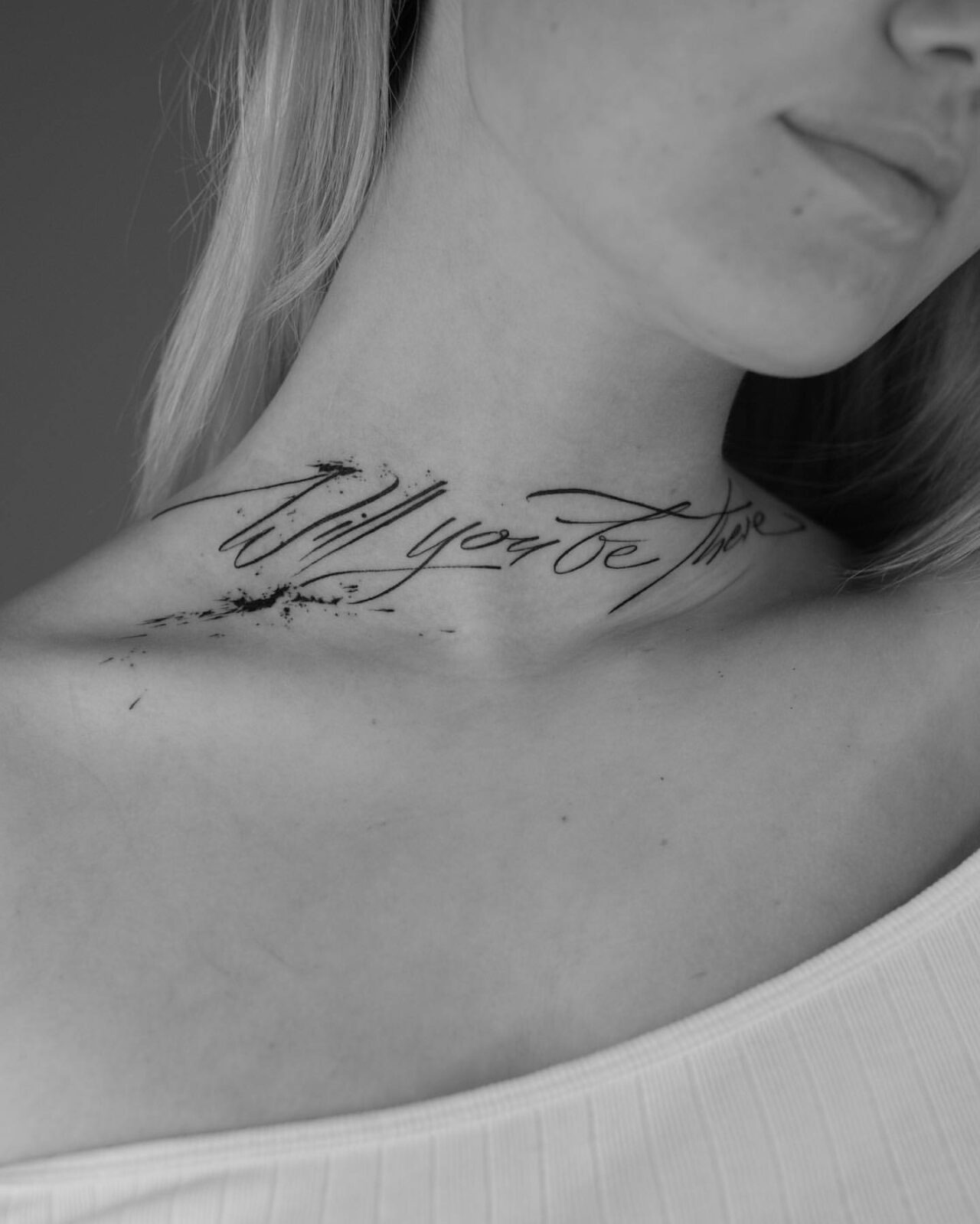 33 Fantastic Throat Tattoo Ideas for Women in 2024