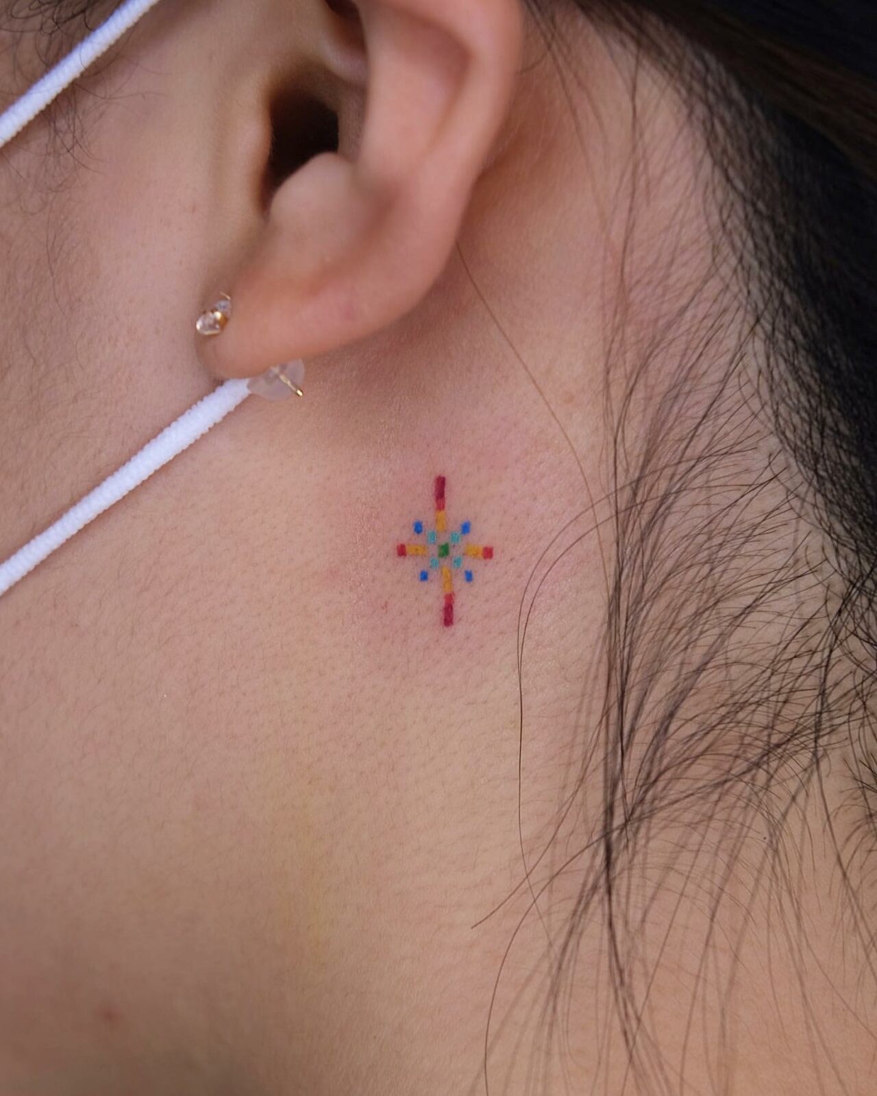 32 Simply Small Tattoos for Women in 2024