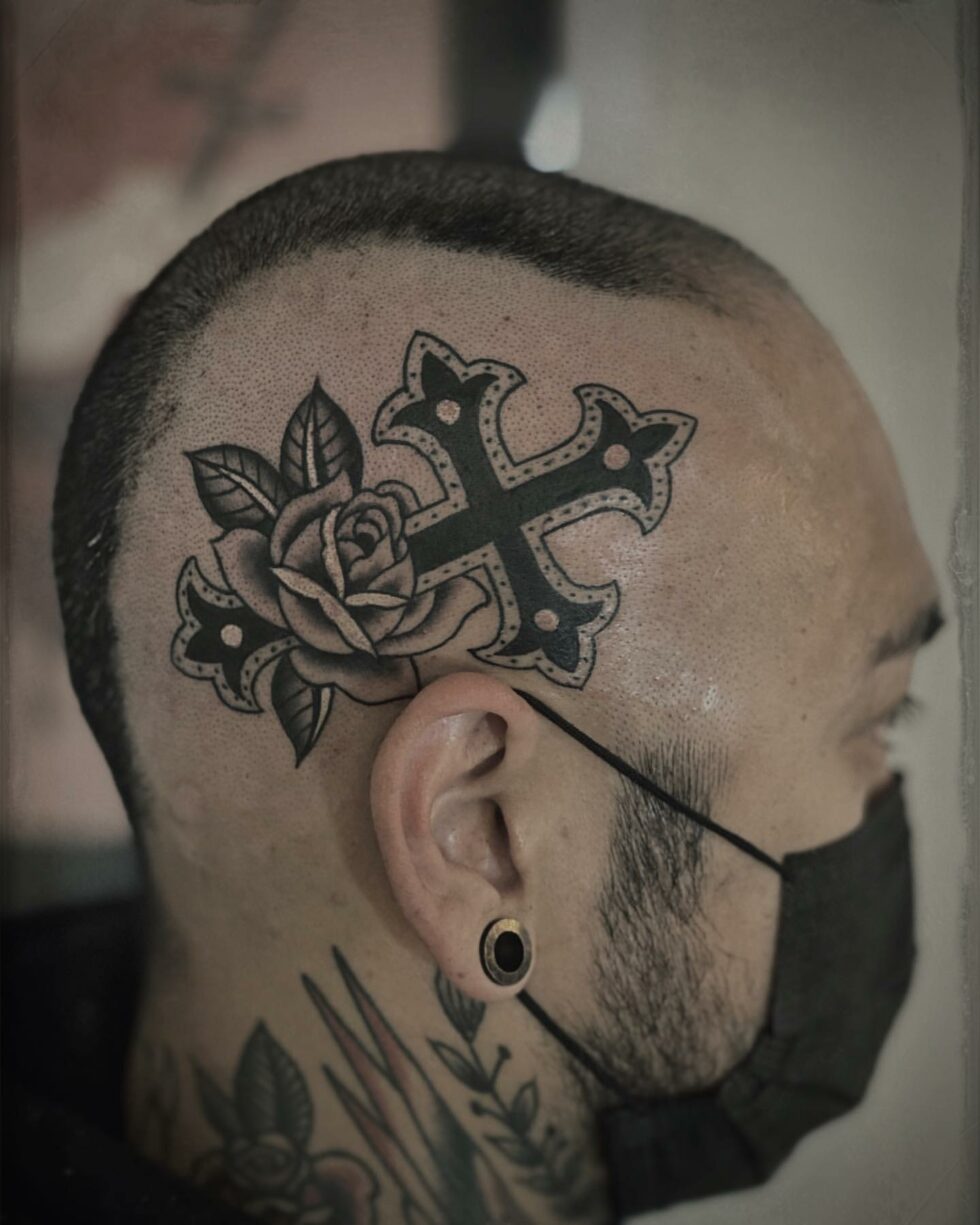 31 Meaningful Cross Tattoo Ideas for Men in 2024