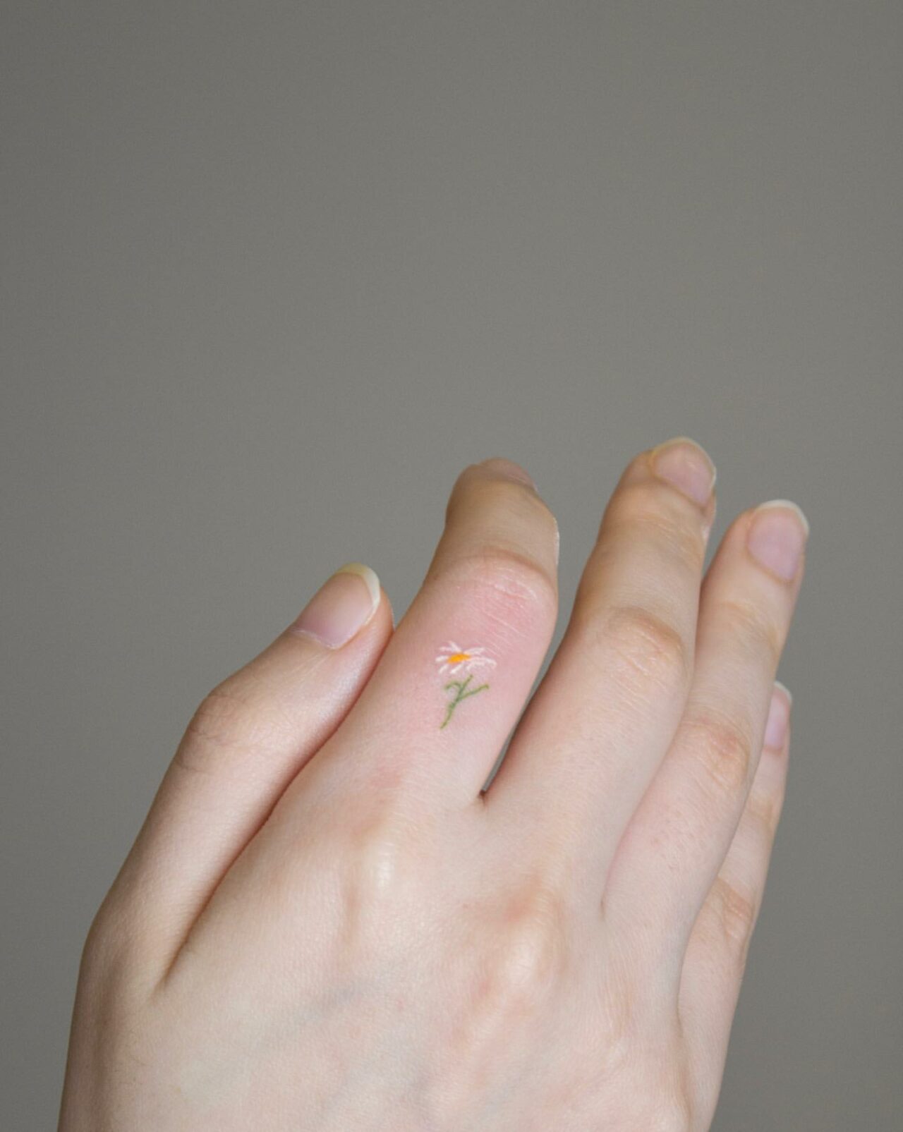 32 Simply Small Tattoos for Women in 2024
