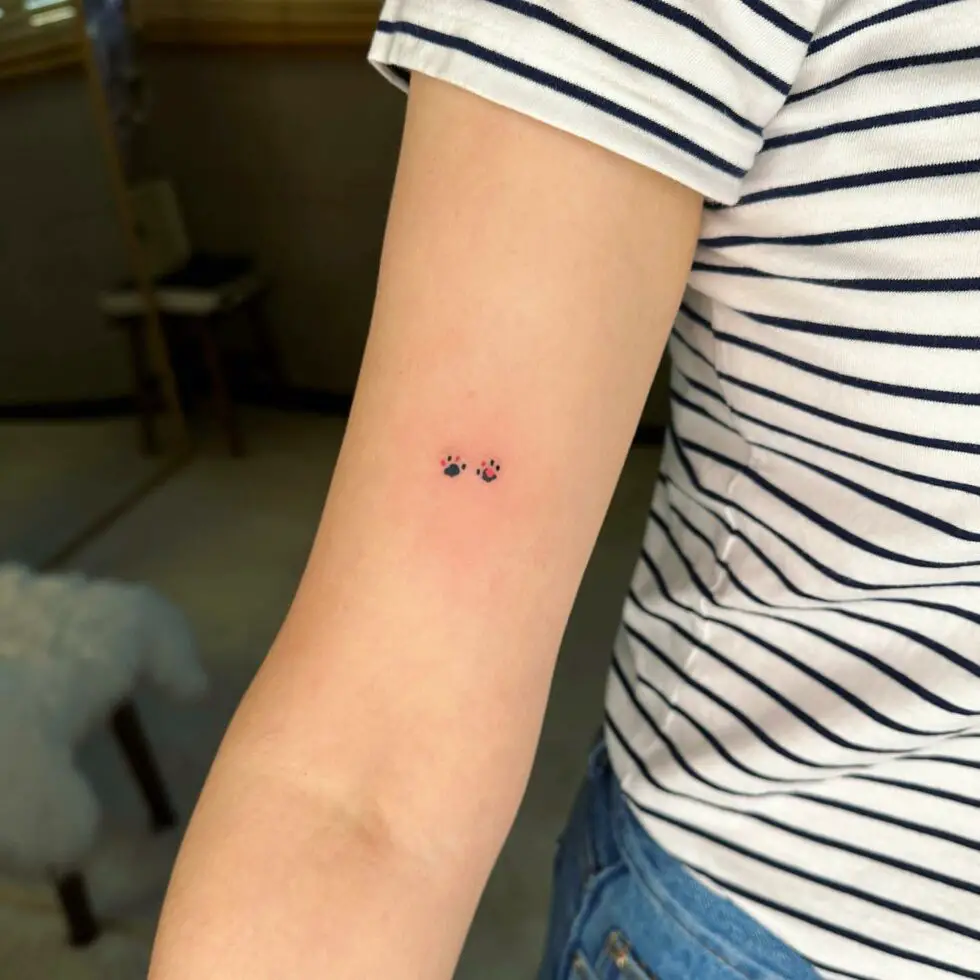 32 Simply Small Tattoos for Women in 2024
