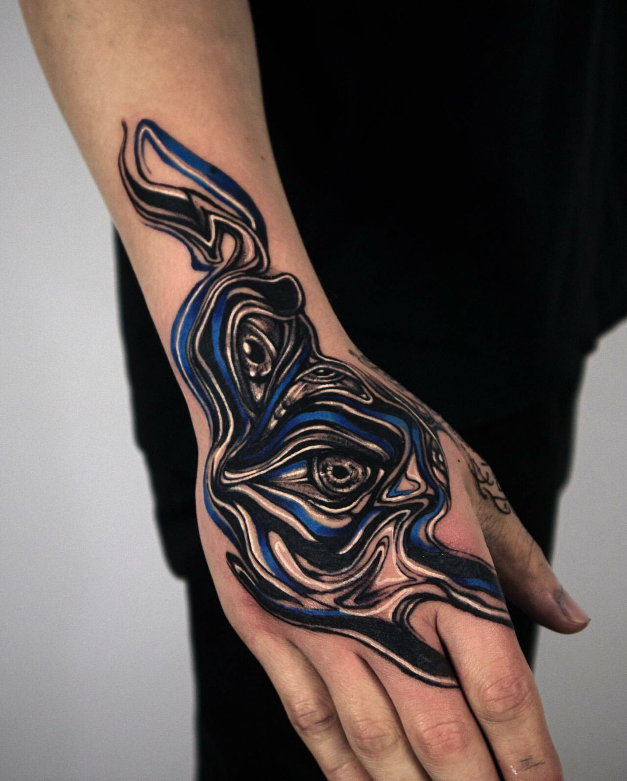 33 Awesome Hand Tattoos for Men in 2024