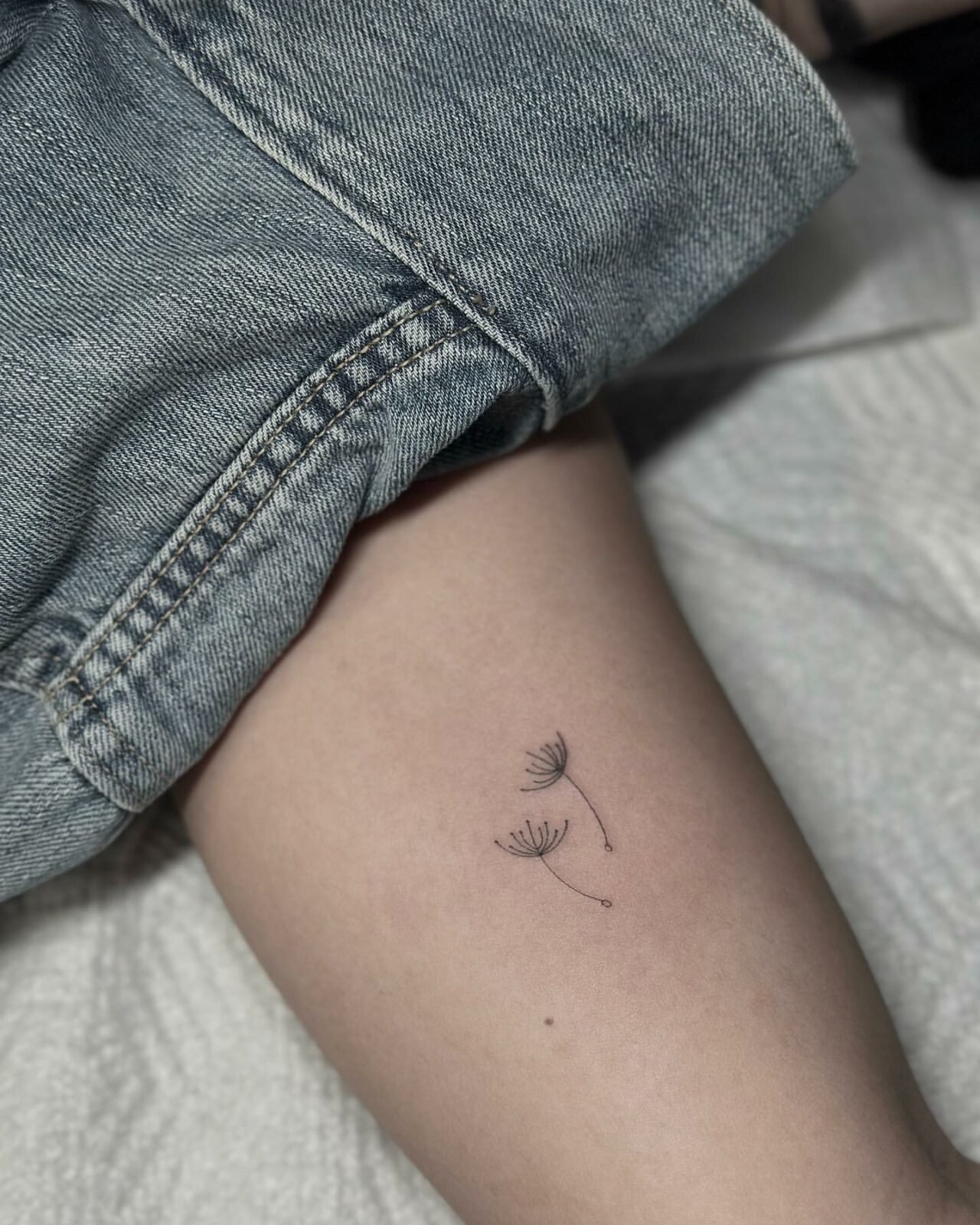 32 Simply Small Tattoos for Women in 2024