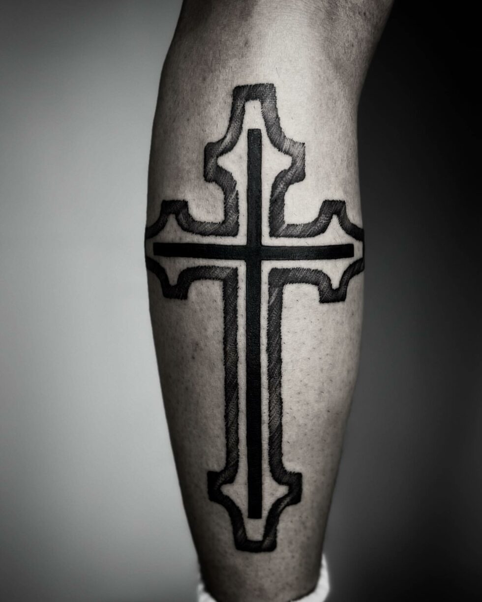 31 Meaningful Cross Tattoo Ideas for Men in 2024