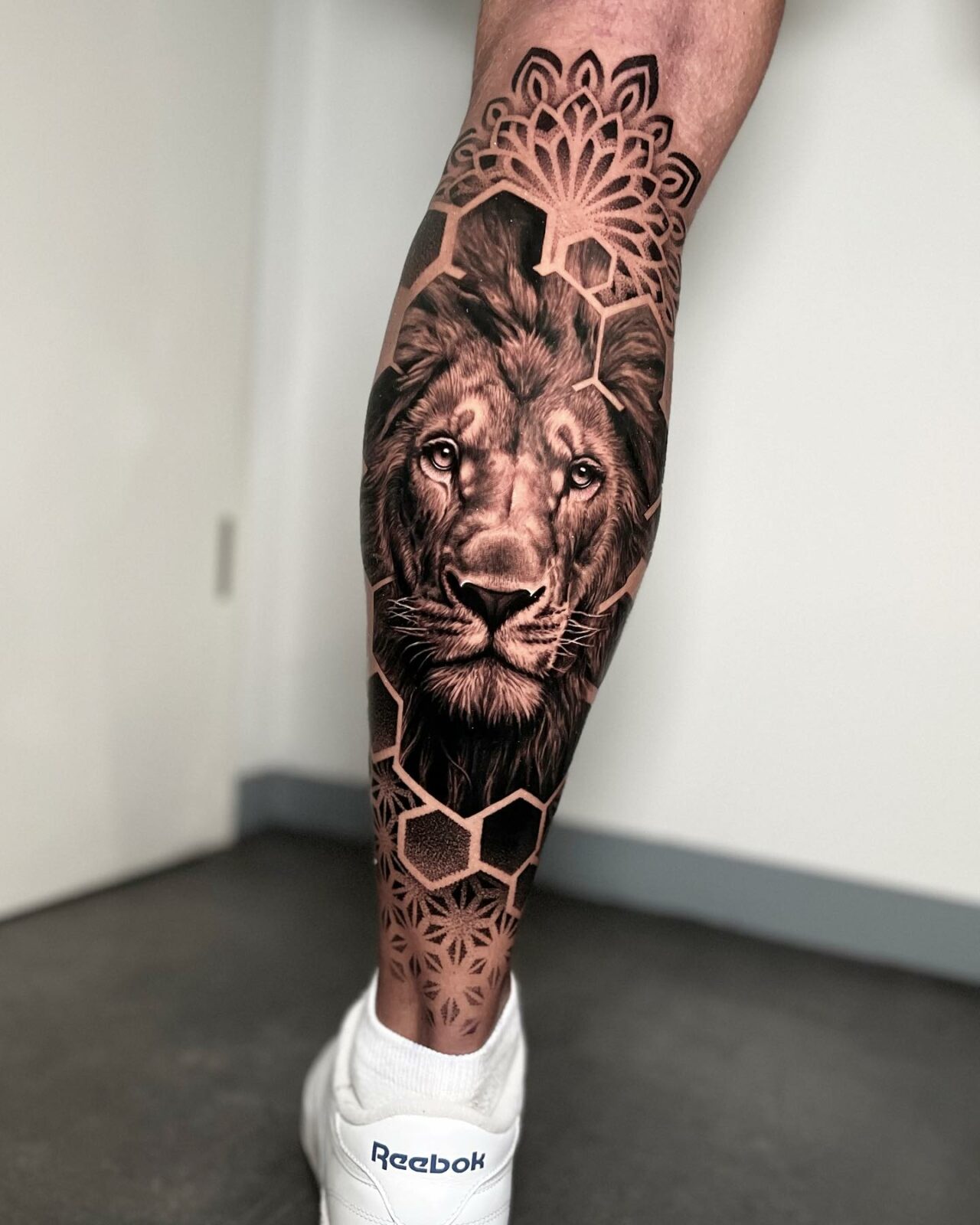 33 Impressive Lion Tattoos for Men in 2024