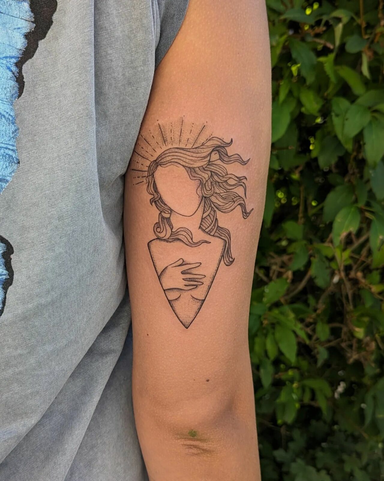 33 Enchanting Aphrodite Tattoo Ideas in 2024
